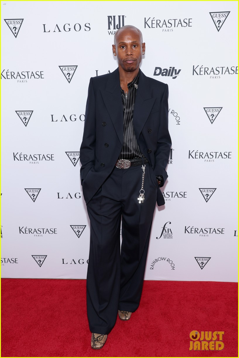 Rihanna Makes Surprise Appearance at Daily Front Row Fashion Media ...