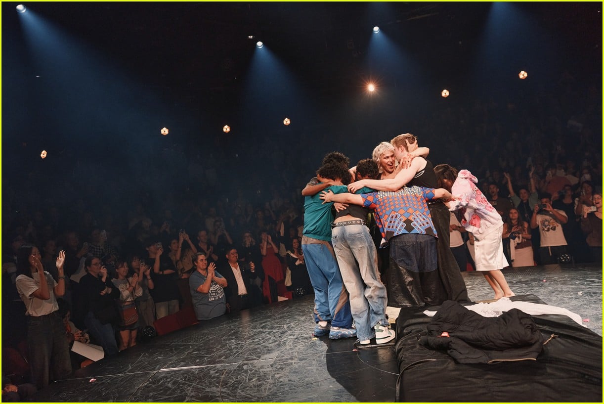 Go Behind-the-Scenes at Rachel Zegler & Kit Connor's Broadway Debut in ...