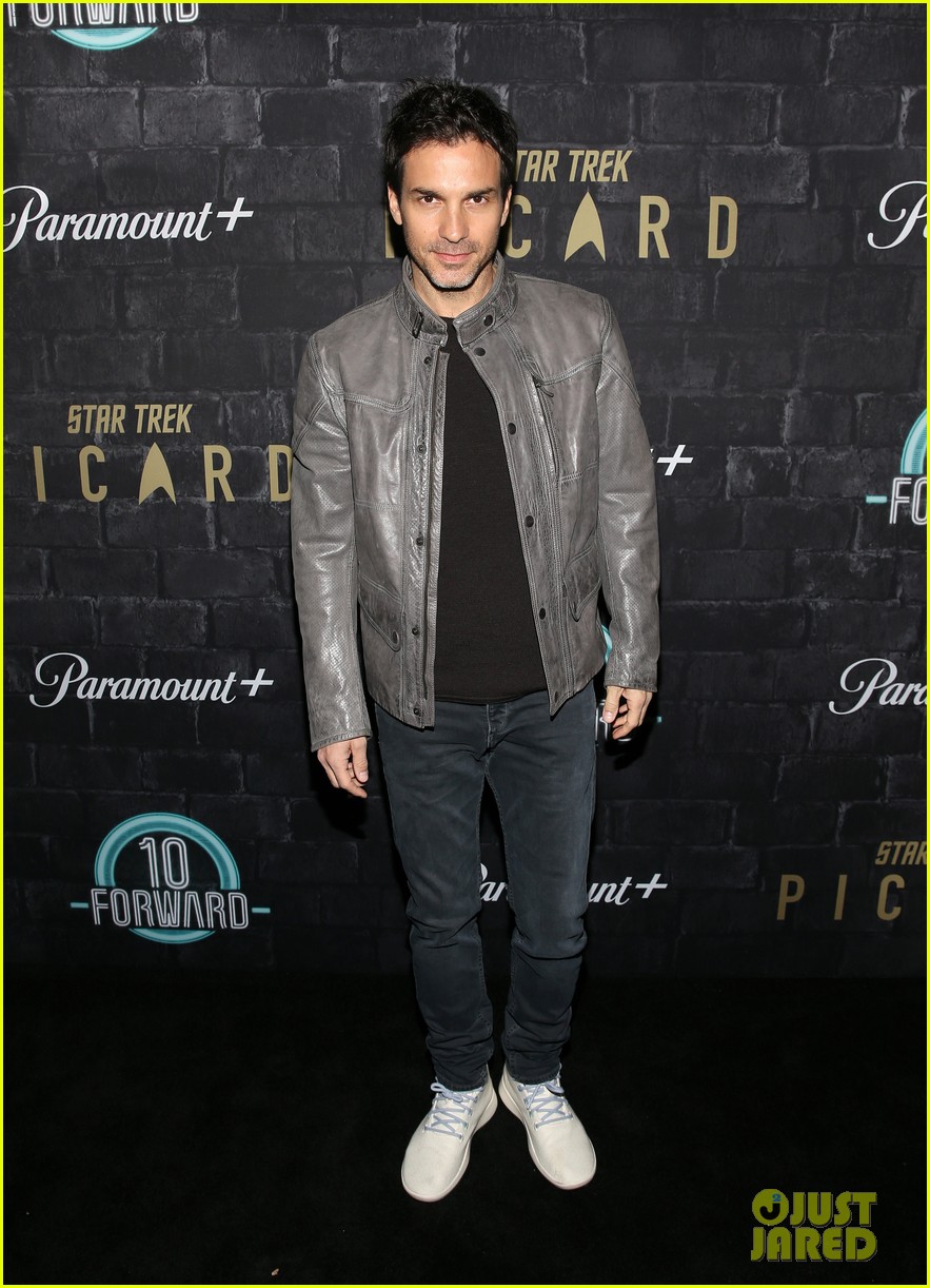 Who Plays Astrid’s Dad Richard in ‘Beetlejuice 2’? Get to Know Santiago ...