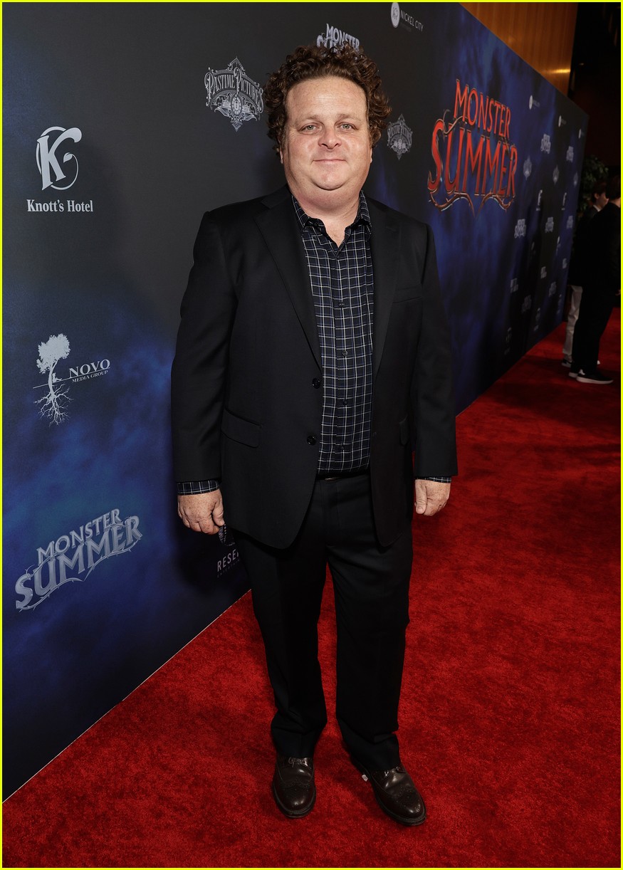 Selena Gomez Supports David Henrie at Premiere For His New Directorial ...