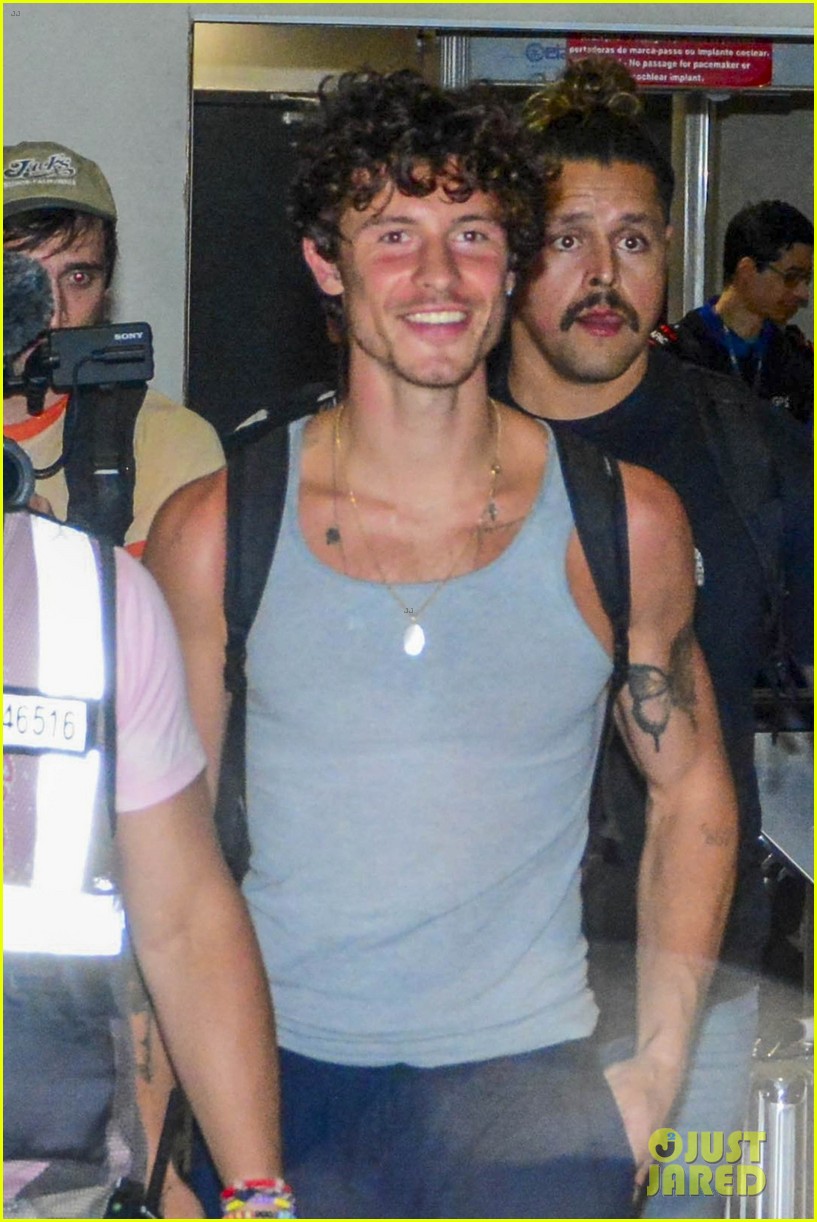 Shawn Mendes Touches Down in Rio, Chills Shirtless by the Pool at His ...