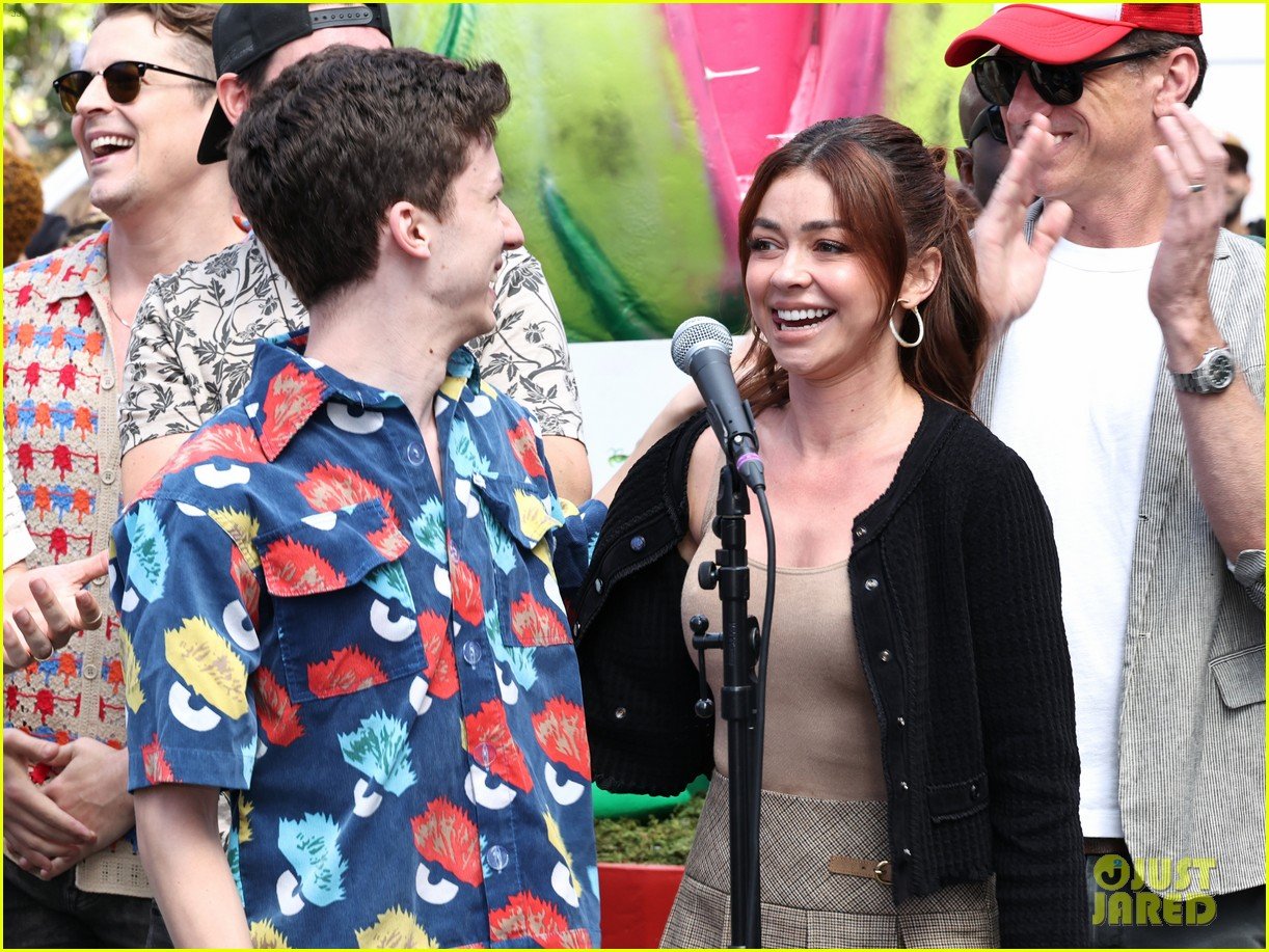 Sarah Hyland Performs 'Little Shop' Song in Times Square, Reveals Next ...
