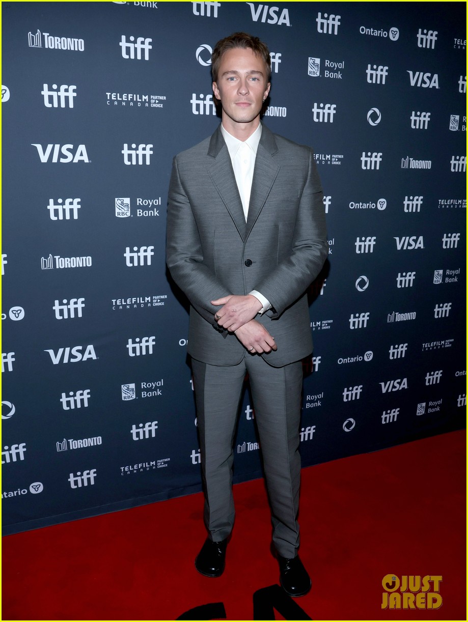 Drew Starkey Says 'Outer Banks' Was Just as Intimidating as 'Queer' Set ...