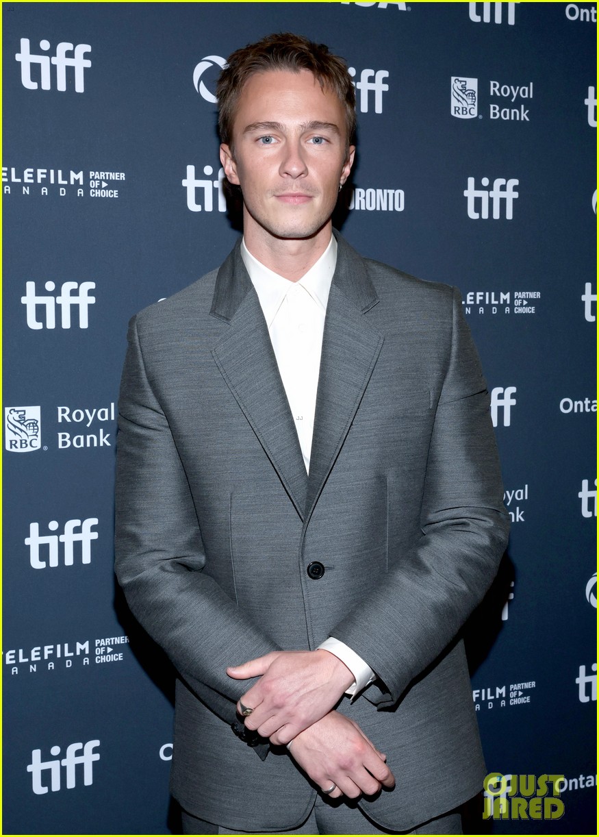 Drew Starkey Says 'Outer Banks' Was Just as Intimidating as 'Queer' Set ...