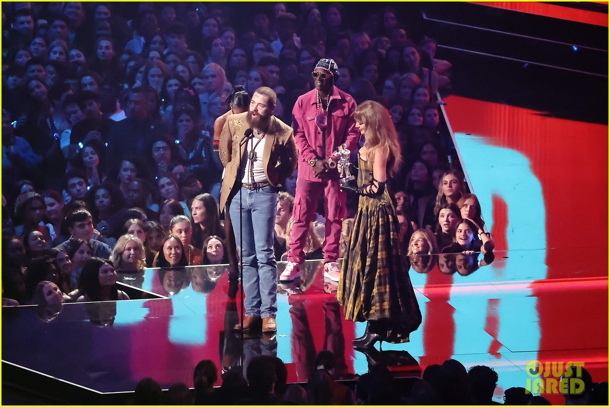 Taylor Swift Remembers 9/11 in First VMAs Acceptance Speech, Says ...