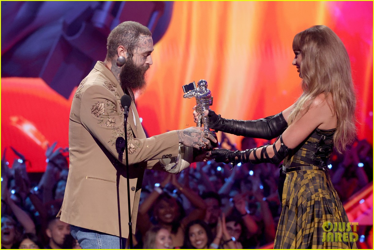 Taylor Swift Remembers 9/11 in First VMAs Acceptance Speech, Says ...