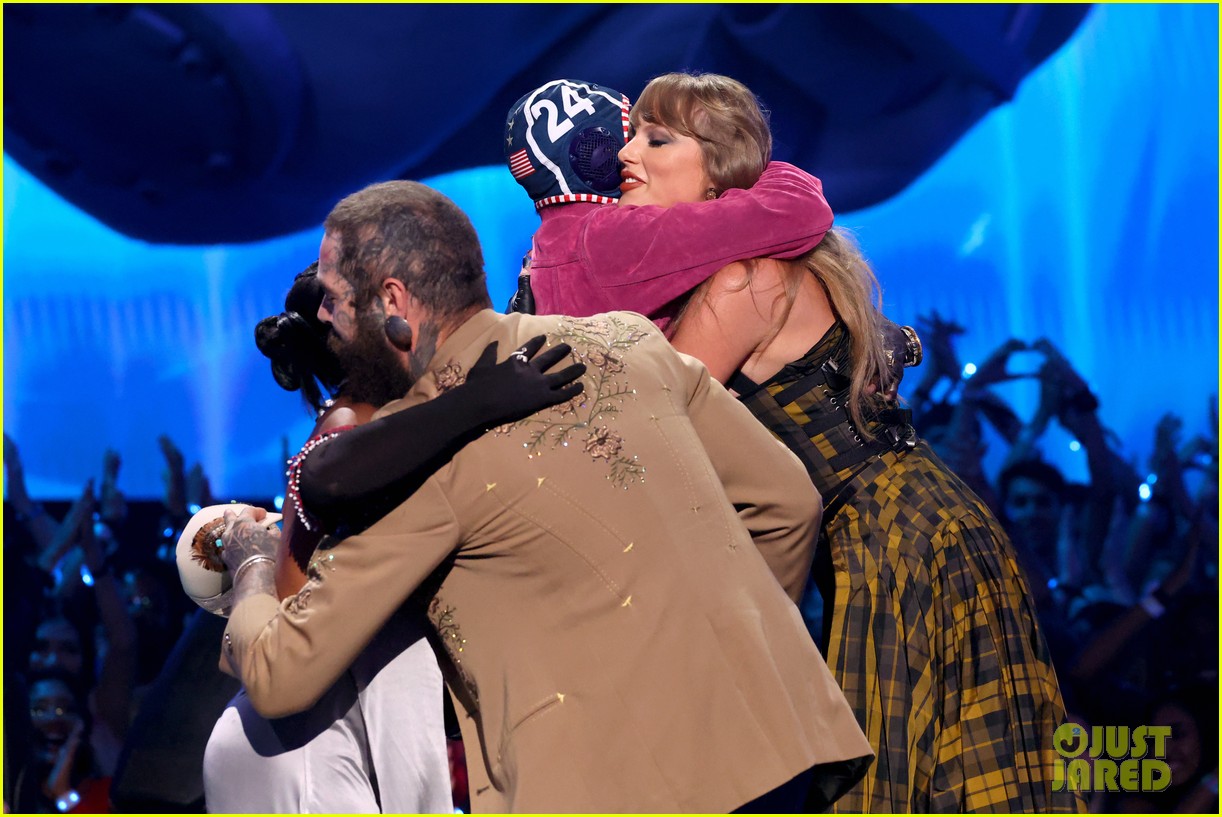 Taylor Swift Remembers 9/11 in First VMAs Acceptance Speech, Says ...