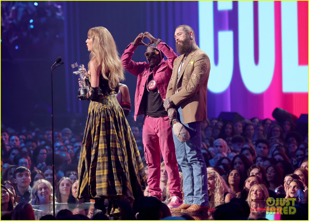 Taylor Swift Remembers 9/11 in First VMAs Acceptance Speech, Says ...