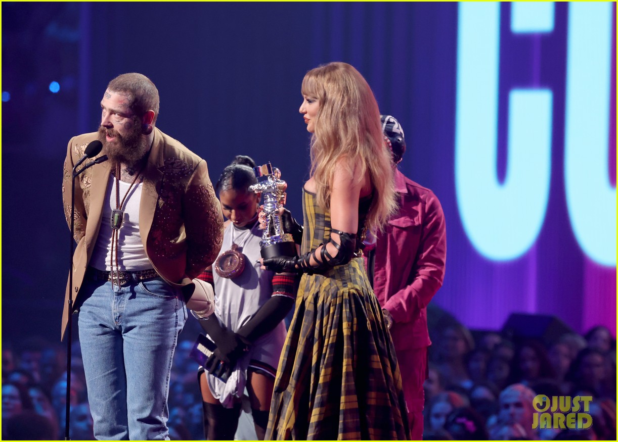 Taylor Swift Remembers 9/11 in First VMAs Acceptance Speech, Says ...