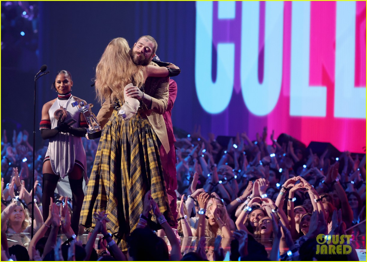 Taylor Swift Remembers 9/11 in First VMAs Acceptance Speech, Says ...