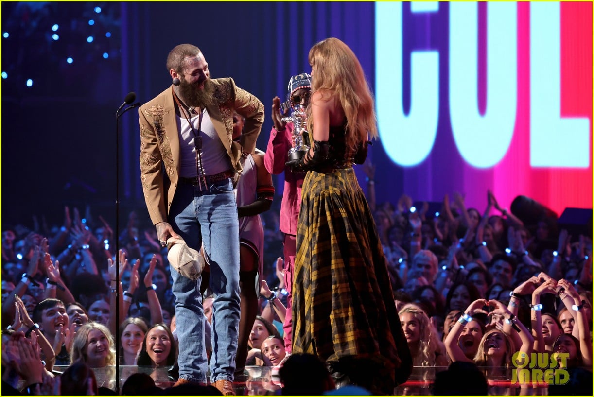 Taylor Swift Remembers 9/11 in First VMAs Acceptance Speech, Says ...