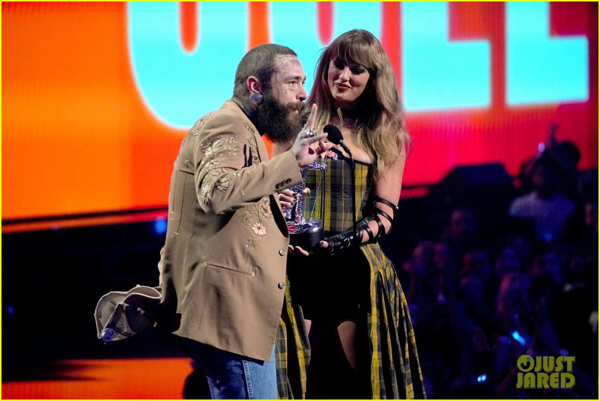 Taylor Swift Remembers 9/11 in First VMAs Acceptance Speech, Says ...