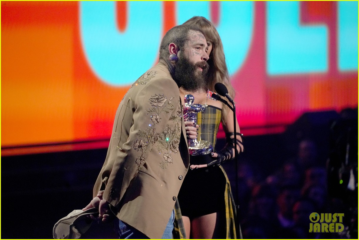 Taylor Swift Remembers 9/11 in First VMAs Acceptance Speech, Says ...