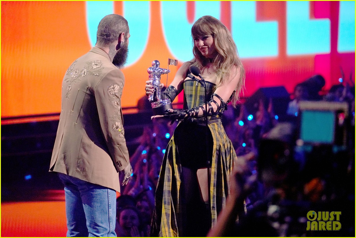 Taylor Swift Remembers 9/11 in First VMAs Acceptance Speech, Says ...
