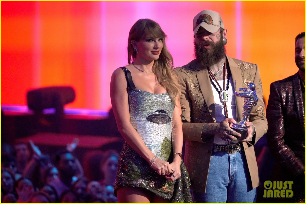 Taylor Swift Thanks Boyfriend Travis Kelce for His 'Magic' During VMAs Speech, Breaks Beyonce's ...