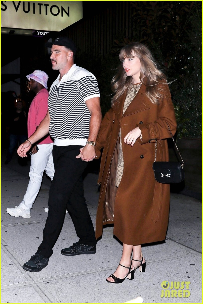 Taylor Swift & Travis Kelce Have Night Out With Patrick & Brittany ...