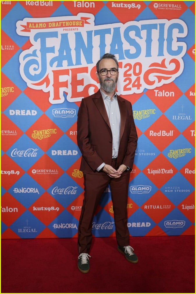 'Teacup' Trailer Debuts: Yvonne Strahovski & Scott Speedman On High ...