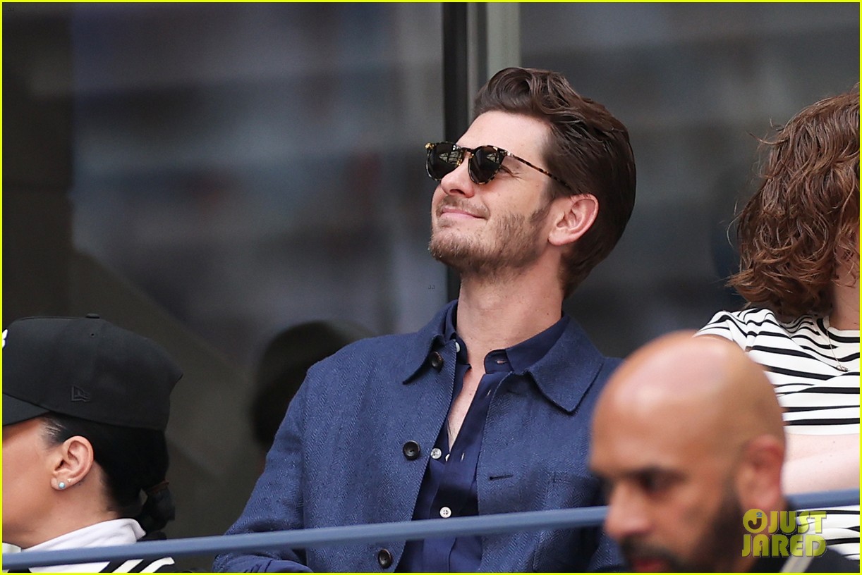 Andrew Garfield & Justin Theroux Sat Next to Taylor Swift's Suite at ...