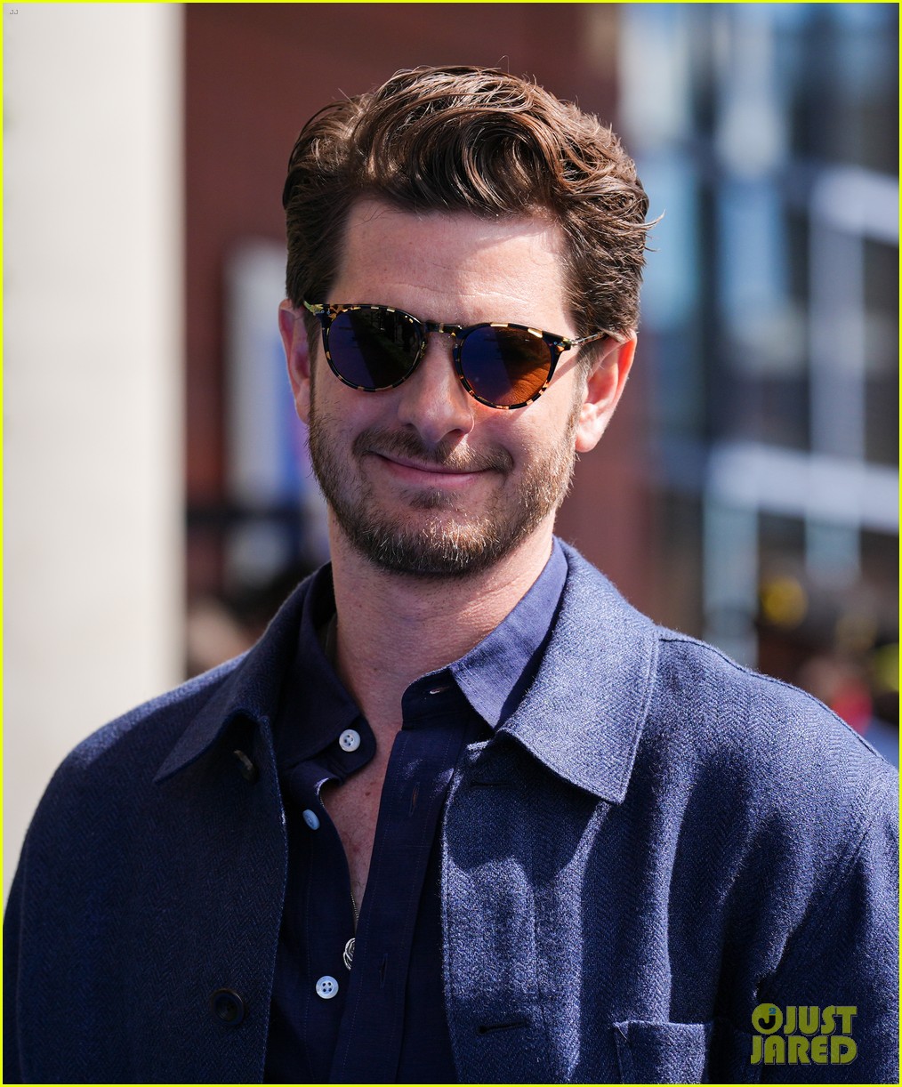 Andrew Garfield & Justin Theroux Sat Next to Taylor Swift's Suite at ...