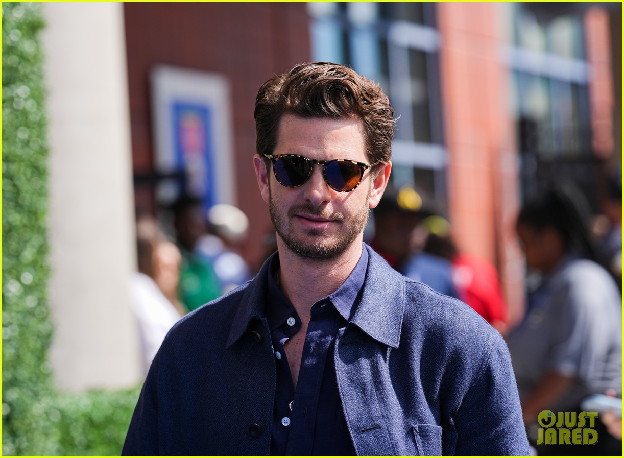 Andrew Garfield & Justin Theroux Sat Next to Taylor Swift's Suite at ...