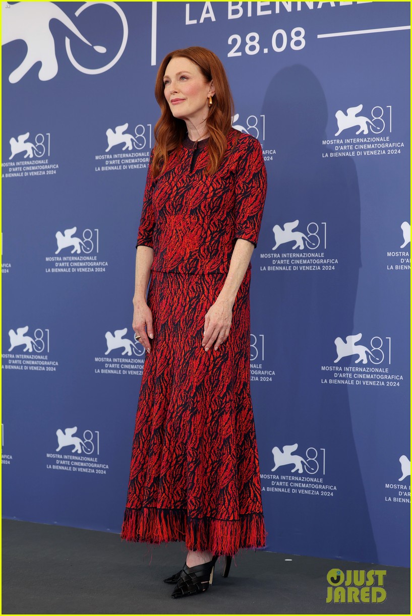 Julianne Moore & Tilda Swinton Hold Hands at 'The Room Next Door ...