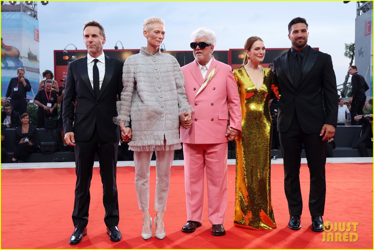 Julianne Moore & Tilda Swinton Hold Hands at 'The Room Next Door ...