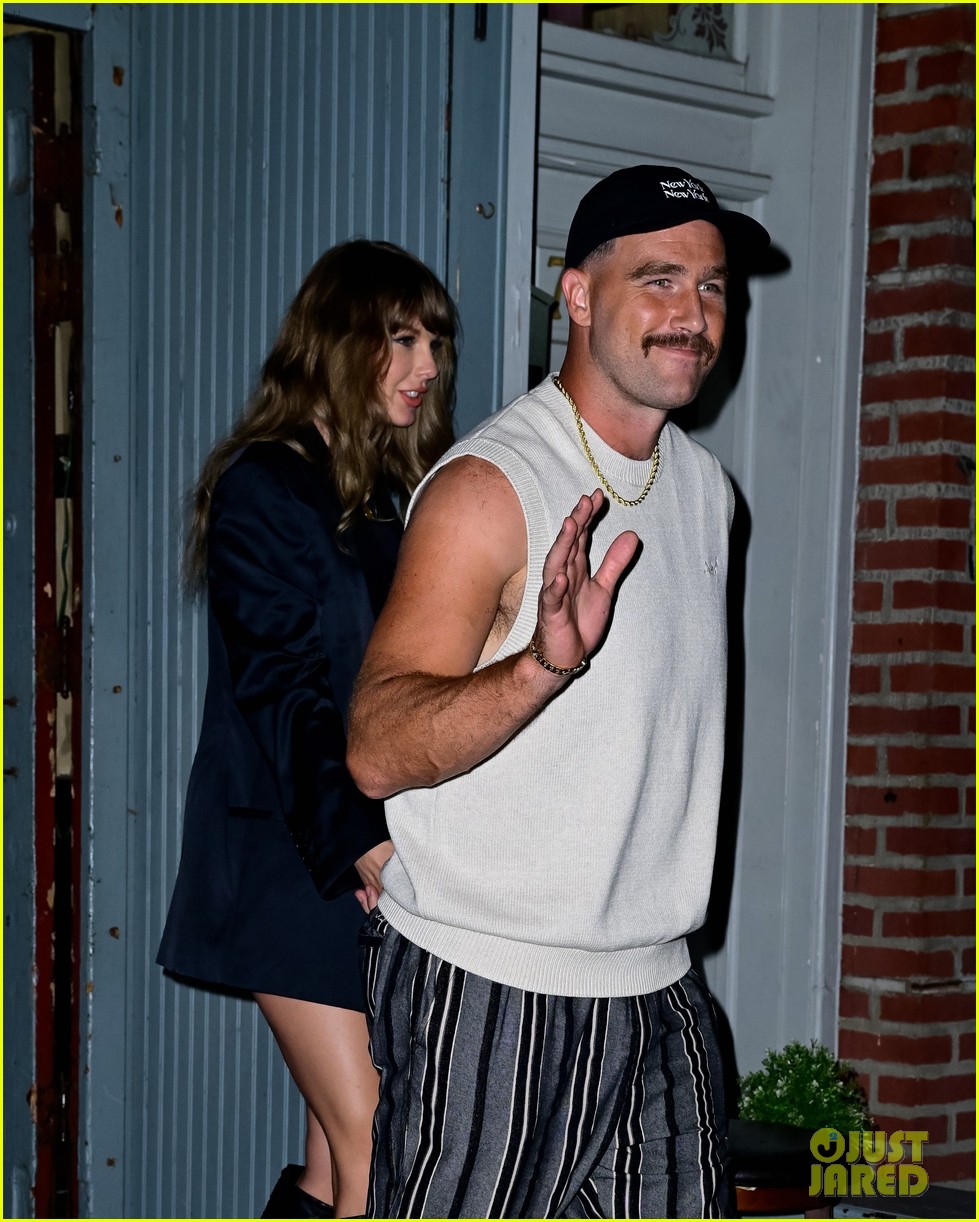 Taylor Swift & Travis Kelce Hold Hands While Leaving Pizza Date Night in NYC: Photo 5070763 ...