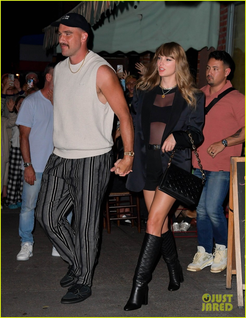 Taylor Swift & Travis Kelce Hold Hands While Leaving Pizza Date Night in NYC: Photo 5070775 ...