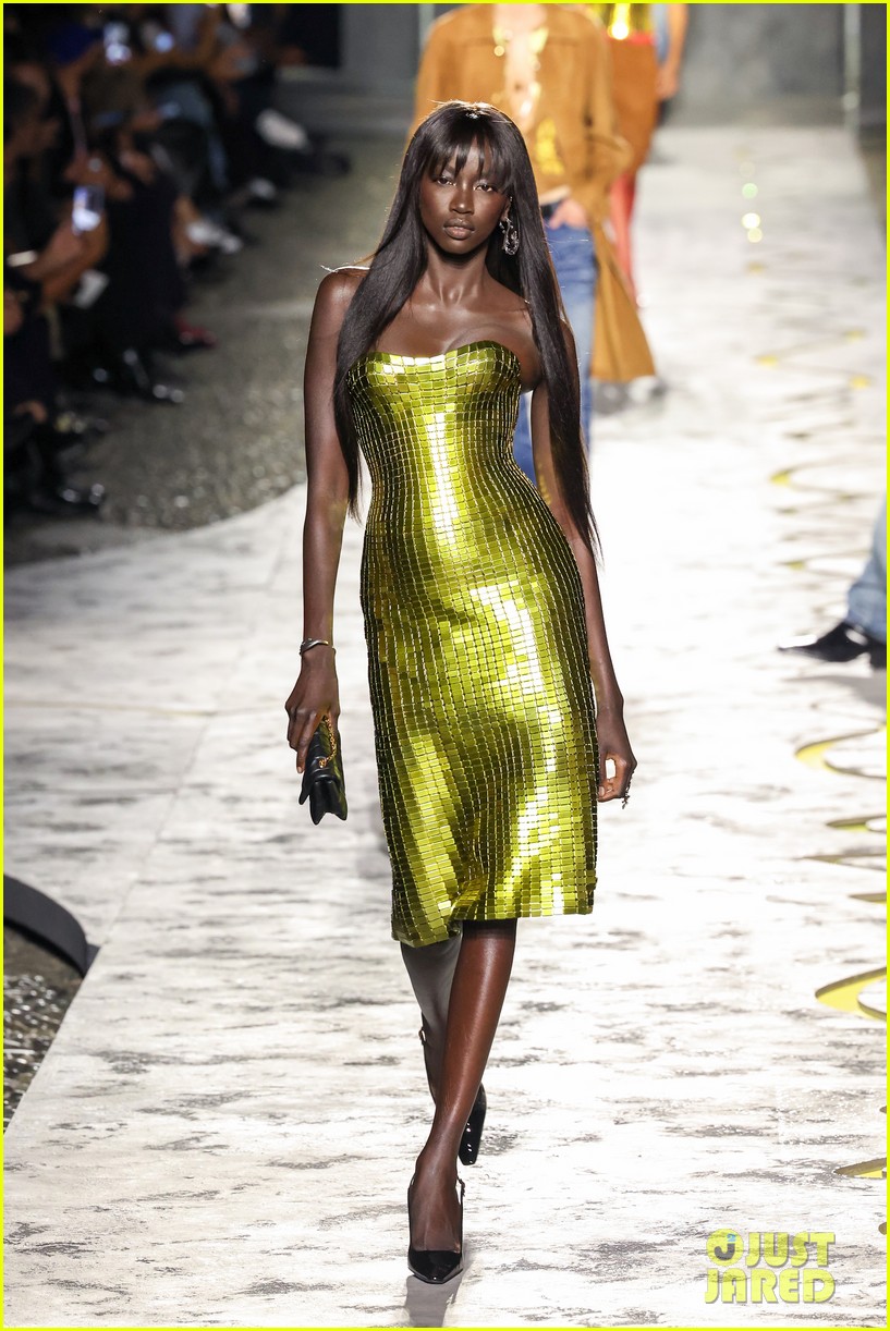 Channing Tatum & 'Baby Reindeer' Star Nava Mau Watch Gigi Hadid Walk in ...