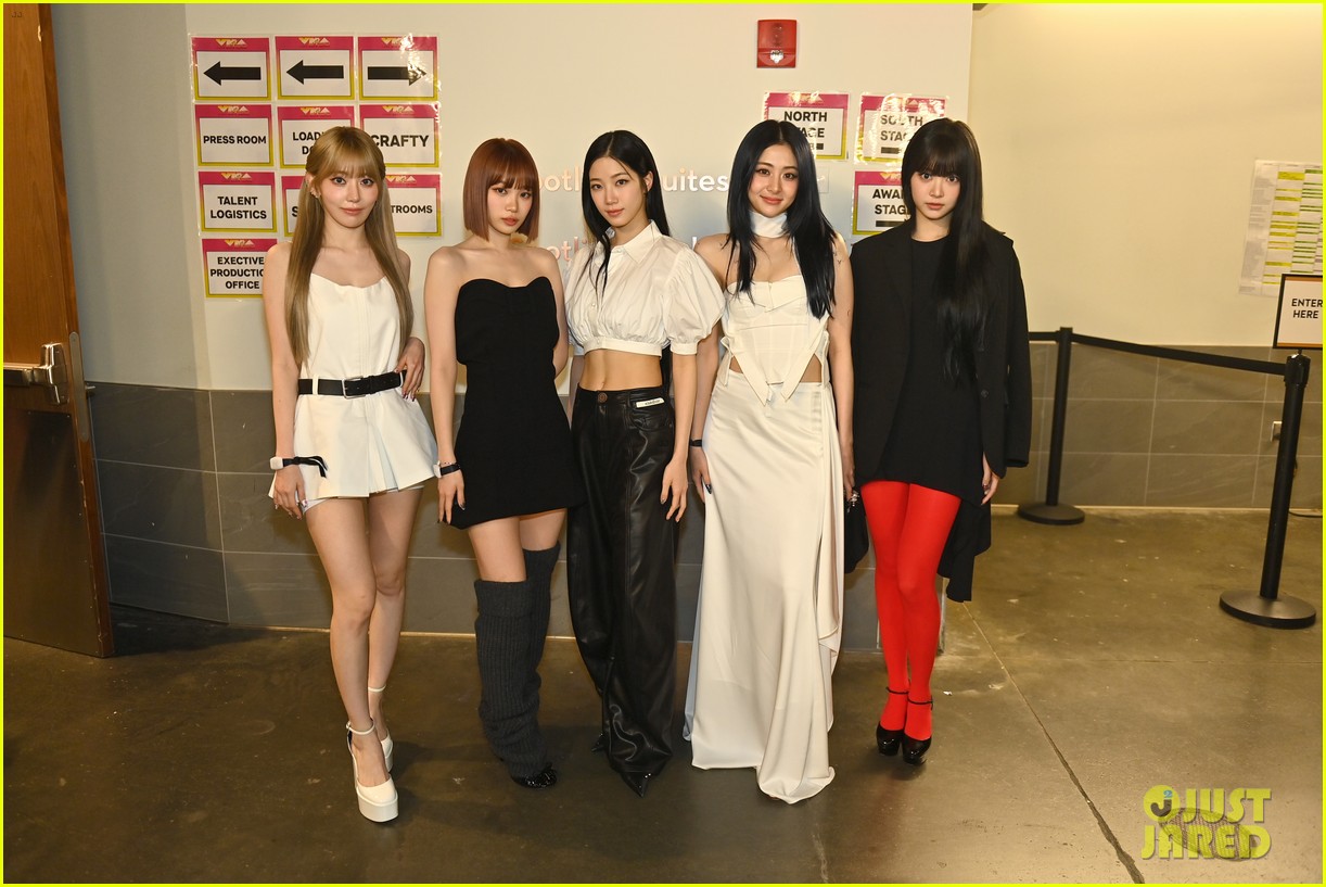 Photo: backstage at mtv vmas 24 | Photo 5074434 | Just Jared ...