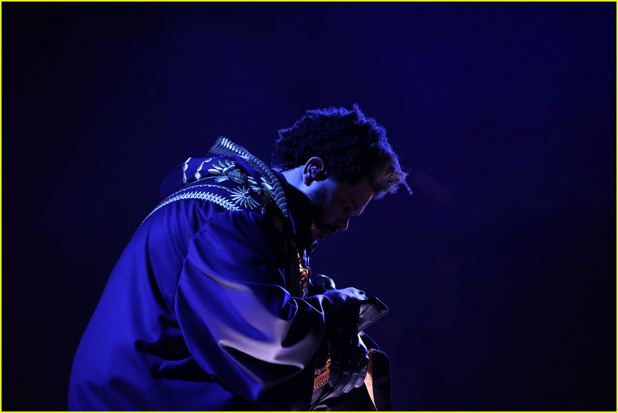 The Weeknd Brings Out Anitta & Playboi Carti for One-Night-Only Brazil ...