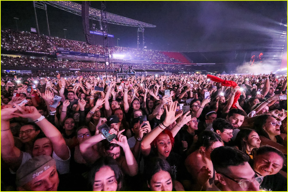 The Weeknd Brings Out Anitta & Playboi Carti for One-Night-Only Brazil ...