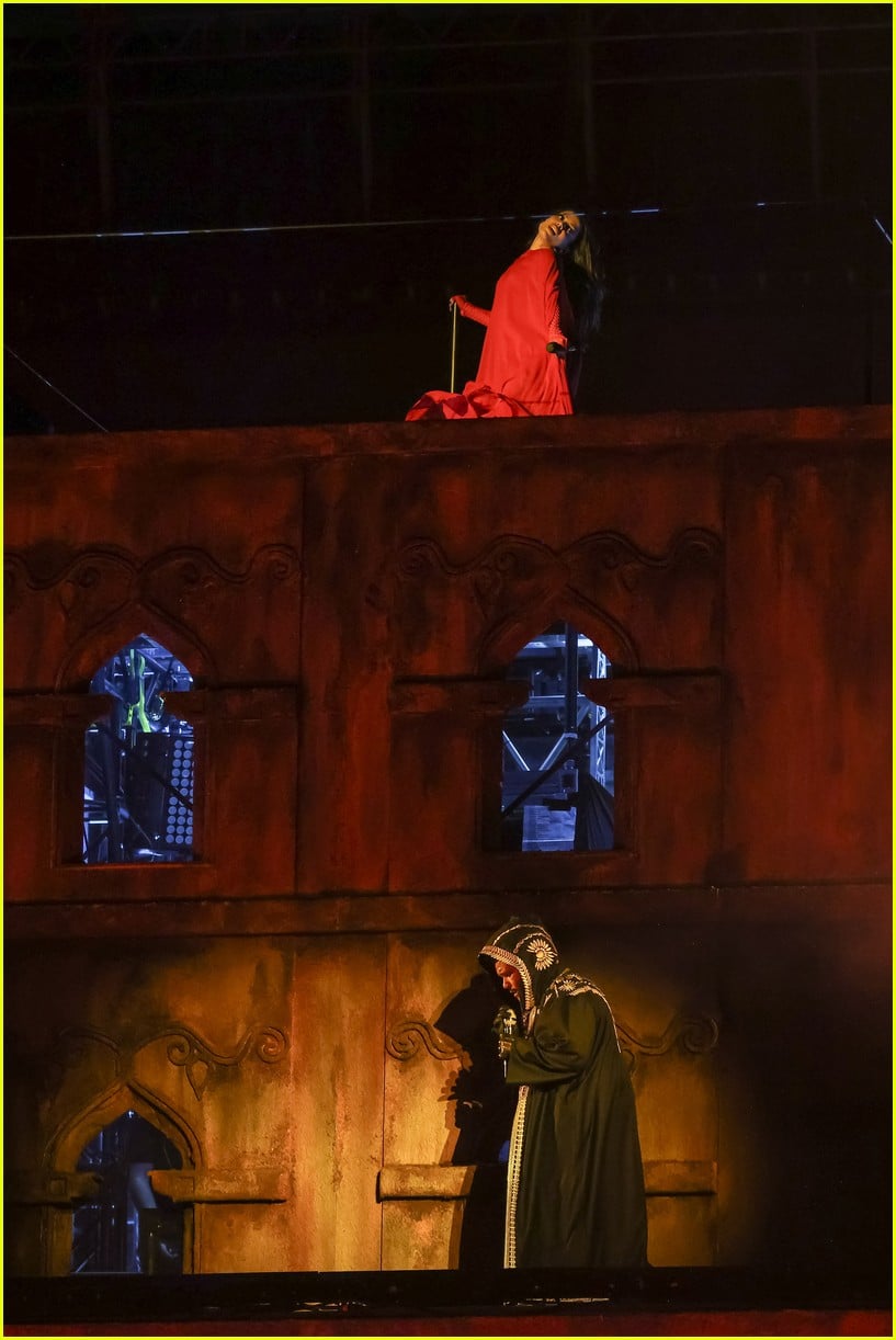 The Weeknd Brings Out Anitta & Playboi Carti for One-Night-Only Brazil ...