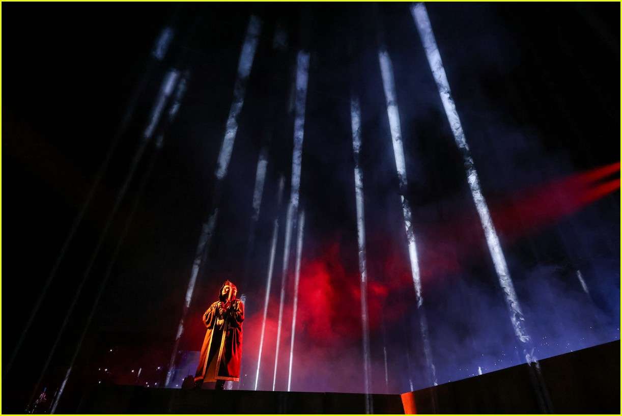 The Weeknd Brings Out Anitta & Playboi Carti for One-Night-Only Brazil ...