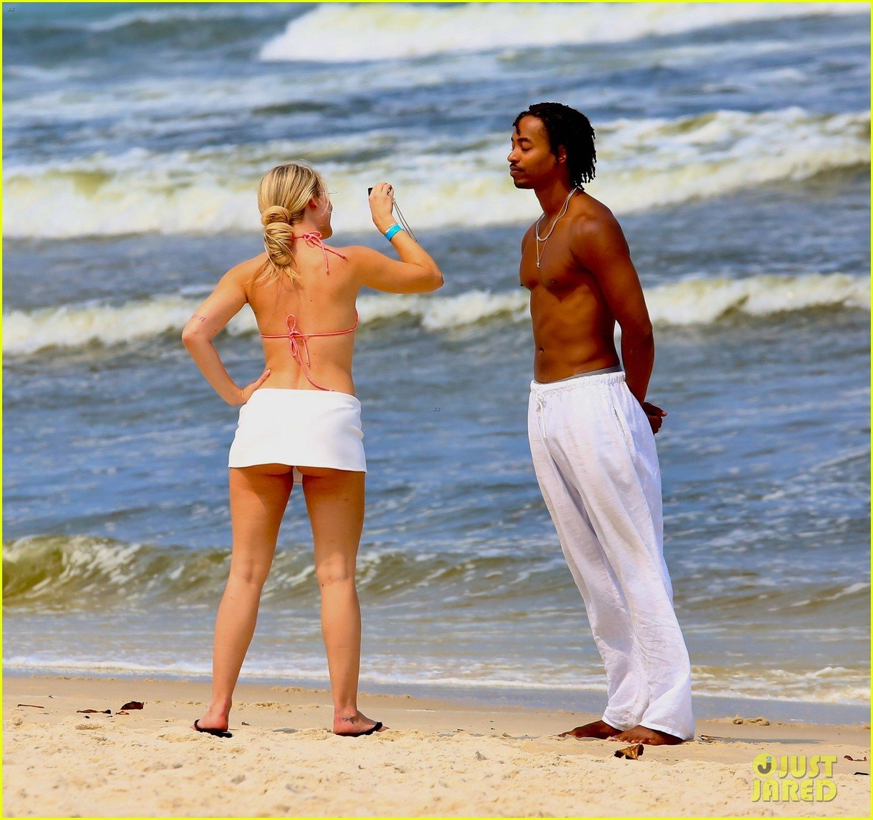 Zara Larsson Hits the Beach with Boyfriend Lamin Holmén in Rio: Photo 5078015 | Shirtless Photos ...