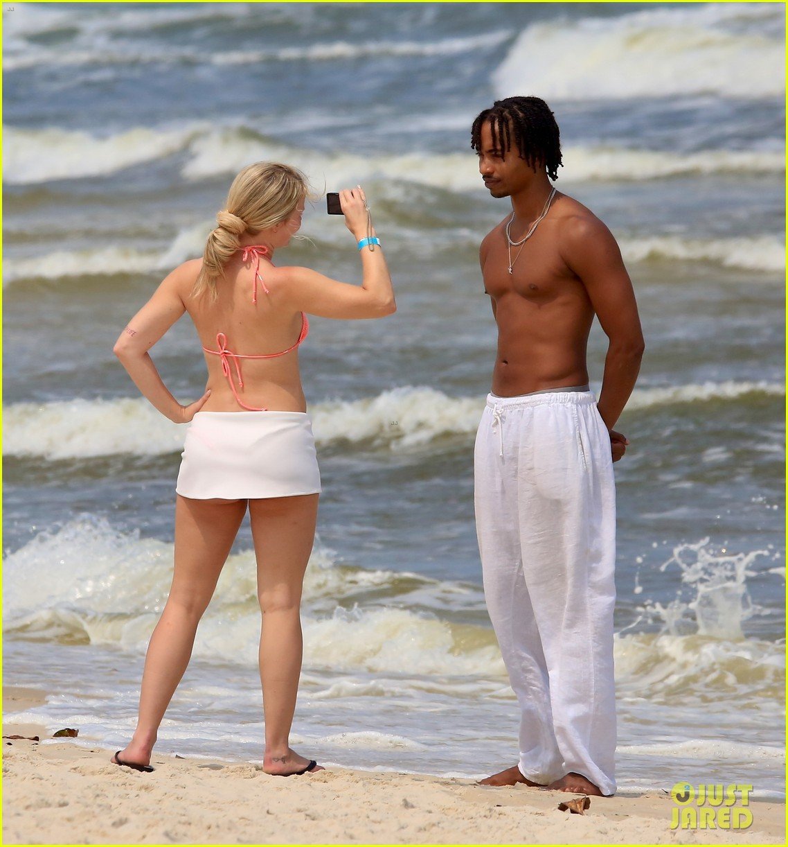 Zara Larsson Hits the Beach with Boyfriend Lamin Holmén in Rio: Photo 5078019 | Shirtless Photos ...