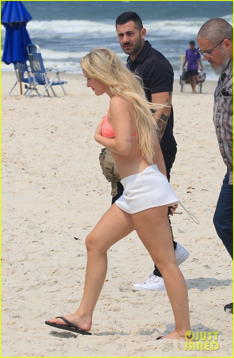 Zara Larsson Hits the Beach with Boyfriend Lamin Holmén in Rio: Photo 5078030 | Shirtless Photos ...
