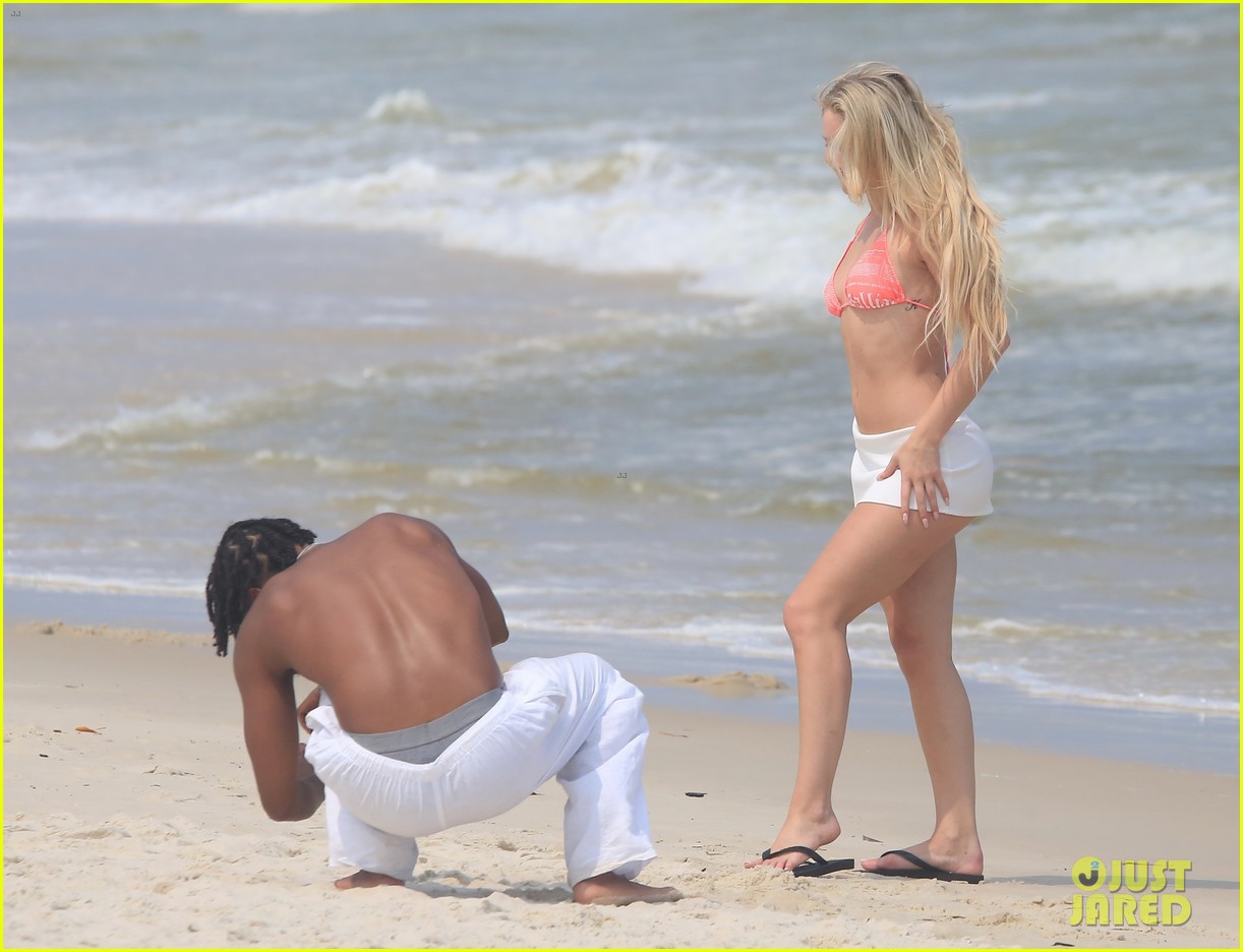 Zara Larsson Hits the Beach with Boyfriend Lamin Holmén in Rio: Photo 5078035 | Shirtless Photos ...