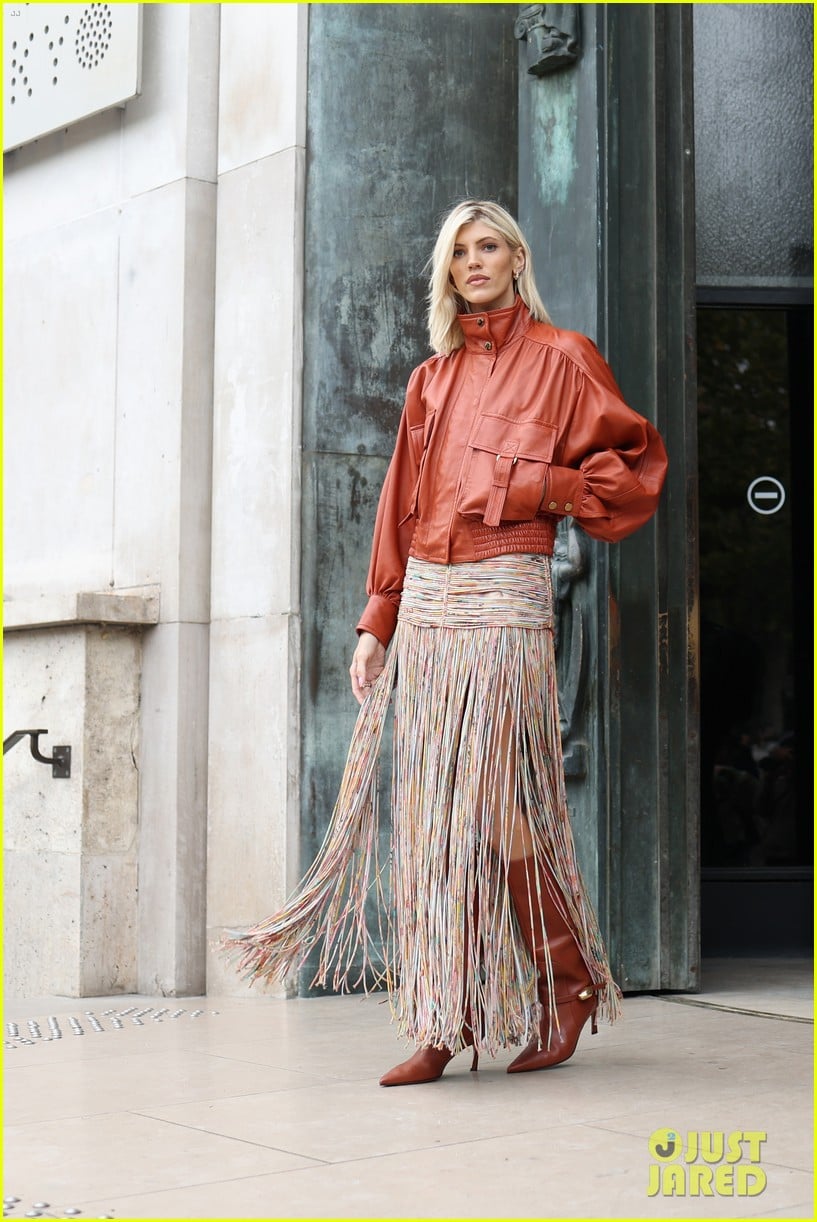 Emma Roberts, Isla Fisher, & More Look Pretty at Zimmermann Fashion ...