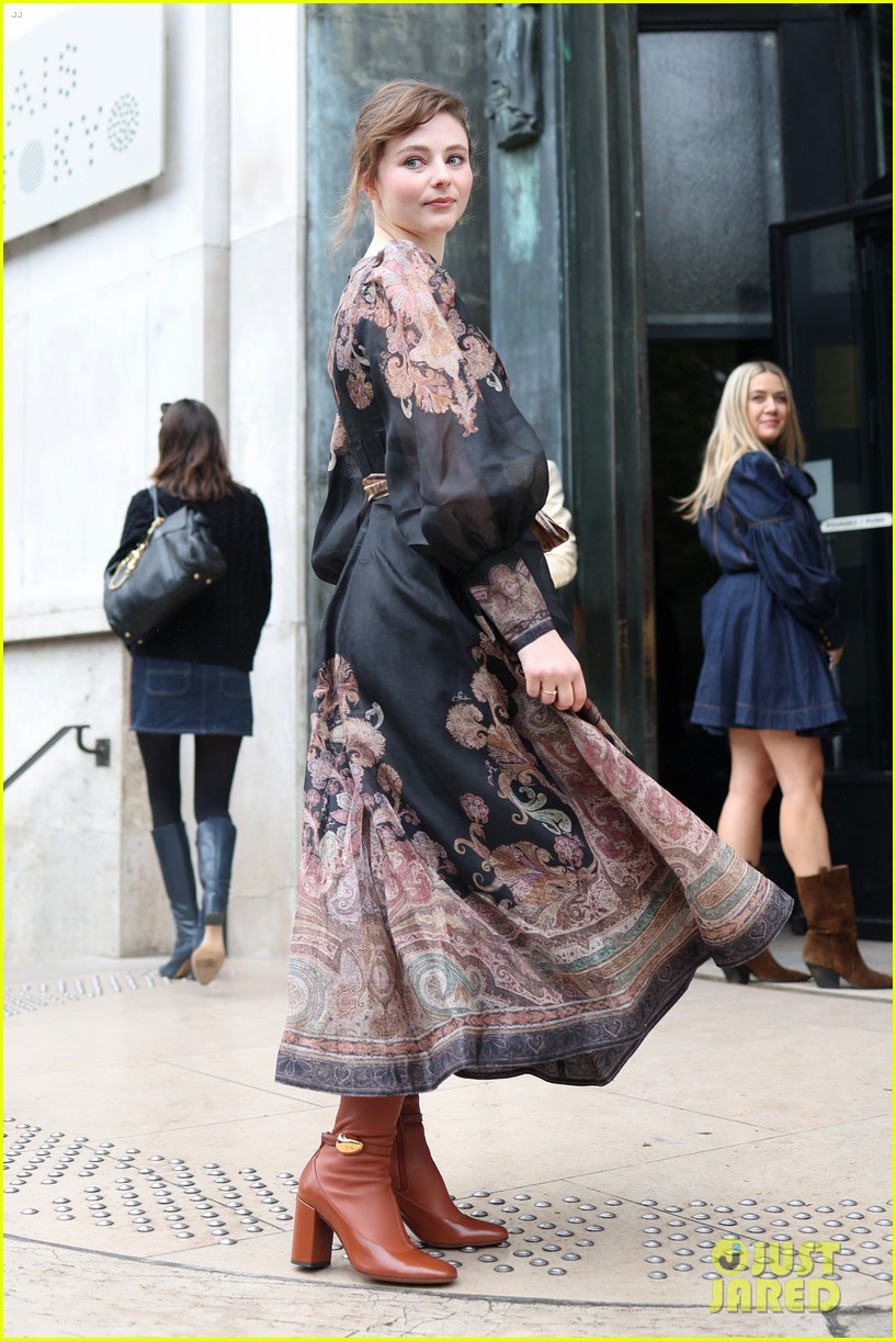 Emma Roberts, Isla Fisher, & More Look Pretty at Zimmermann Fashion ...