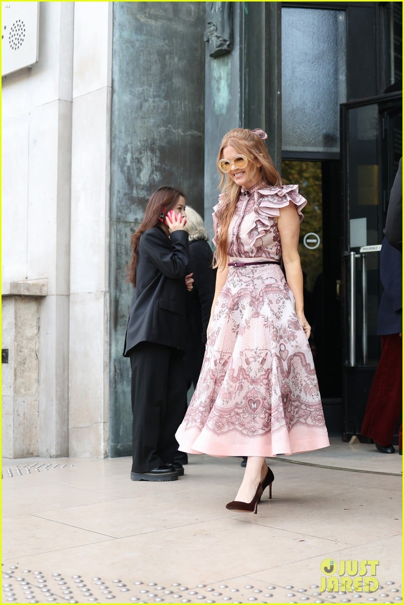 Emma Roberts, Isla Fisher, & More Look Pretty at Zimmermann Fashion ...