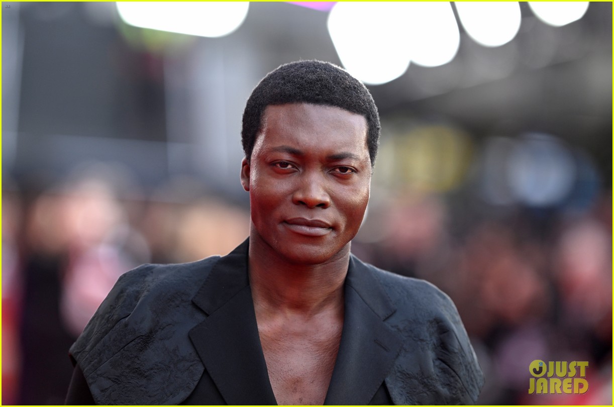 Saoirse Ronan Joins Co-Stars Elliott Heffernan & Harris Dickinson at ...