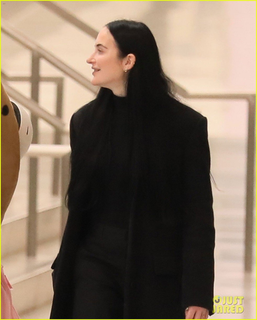 Jamie Campbell Bower Still Going Strong with Girlfriend Jess Moloney ...