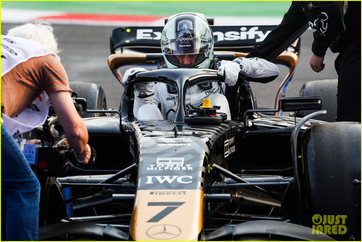 Brad Pitt Films New 'F1' Movie Scenes at Mexico City Grand Prix: Photo ...