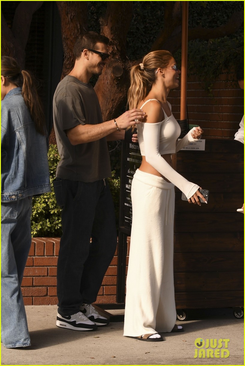 New 'DWTS' Couple Brooks Nader & Gleb Savchenko Flaunt PDA During Lunch ...