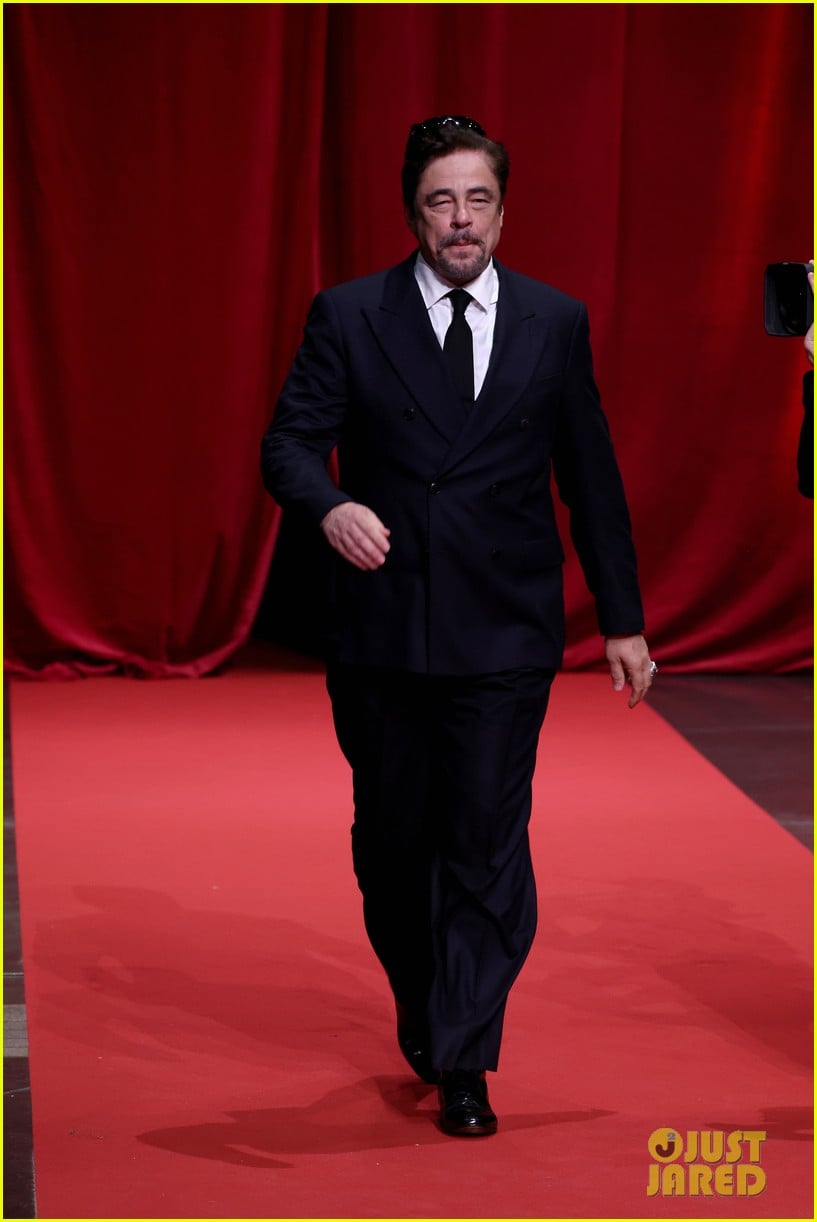 Tim Burton & Girlfriend Monica Bellucci Hold Hands at Lumière Film ...