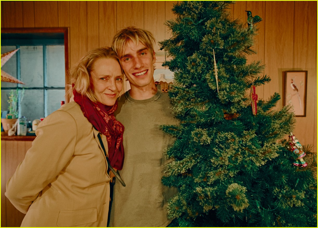 Channing Tatum & Zoe Kravitz Support Levon Hawke at His Play in New ...