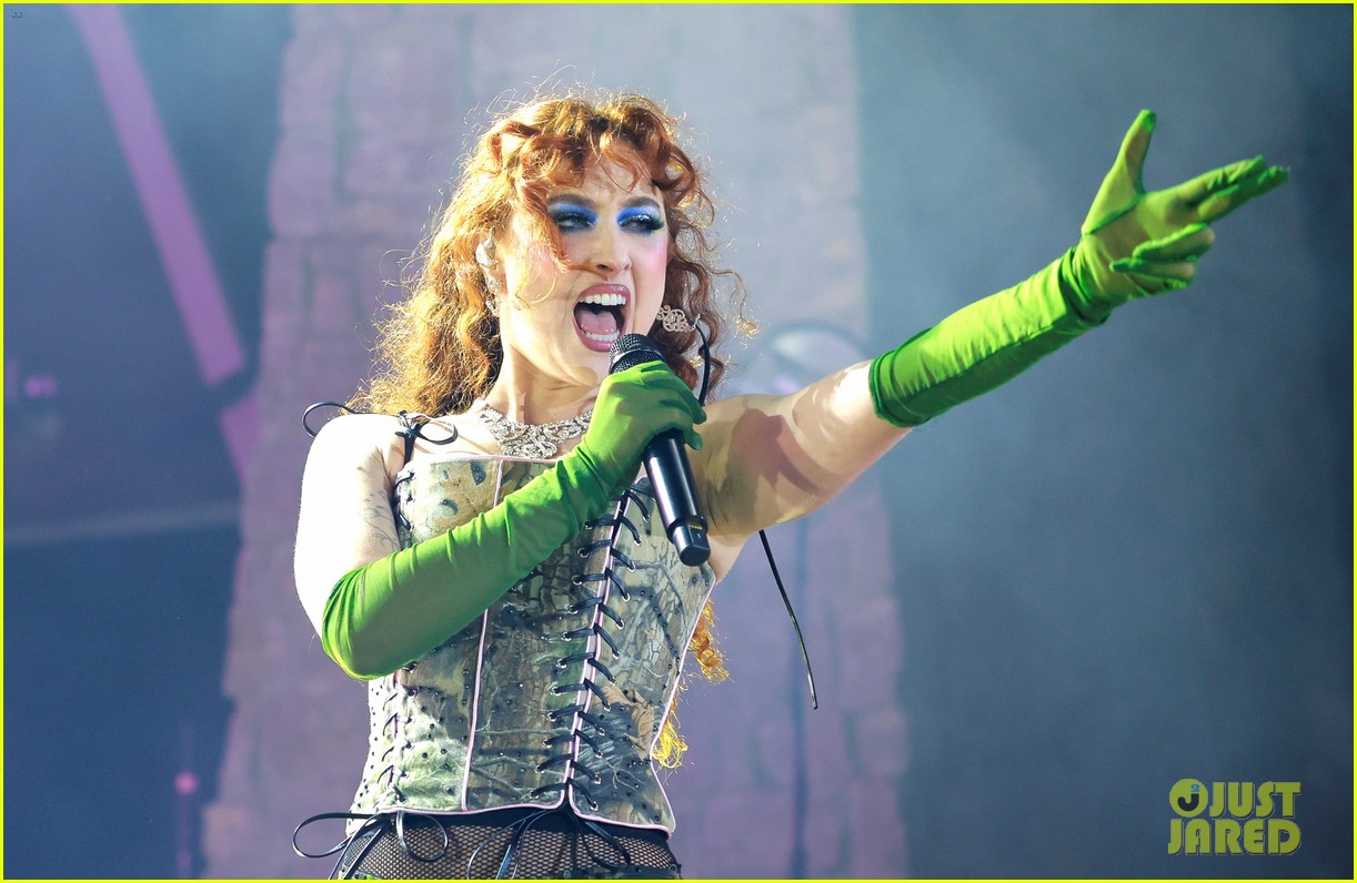 Chappell Roan Continues 'Midwest Princess Tour' After Canceling ...