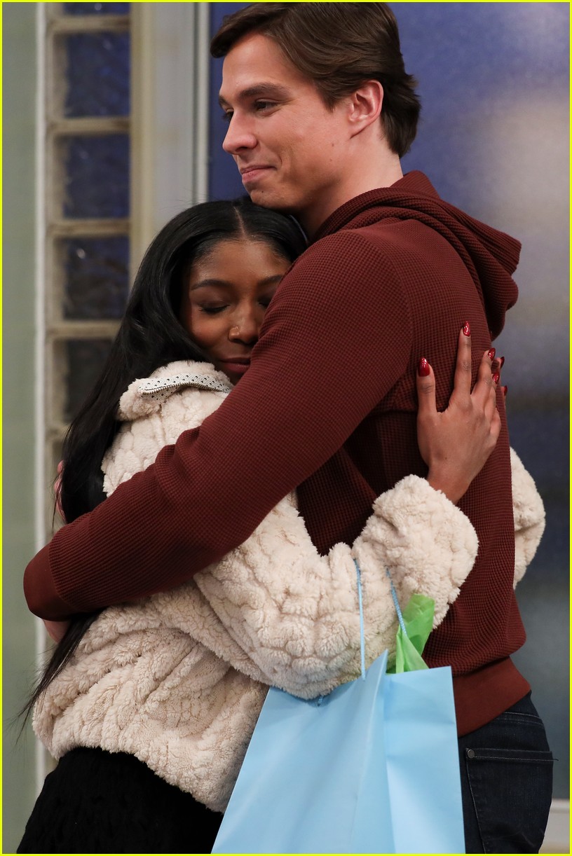 Nicholas Alexander Chavez Tells Story of His 'General Hospital ...