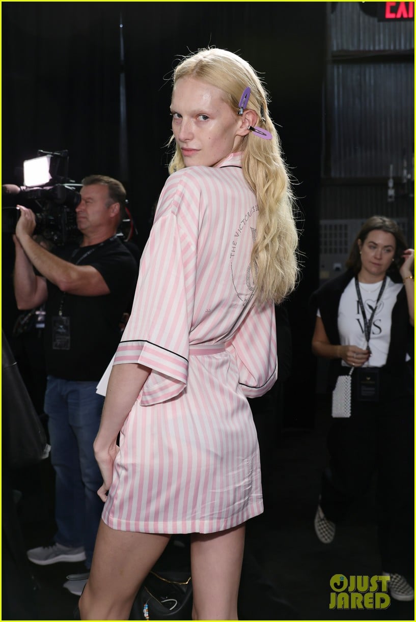 Alex Consani & Valentina Sampaio Make History as First Trans Models to ...